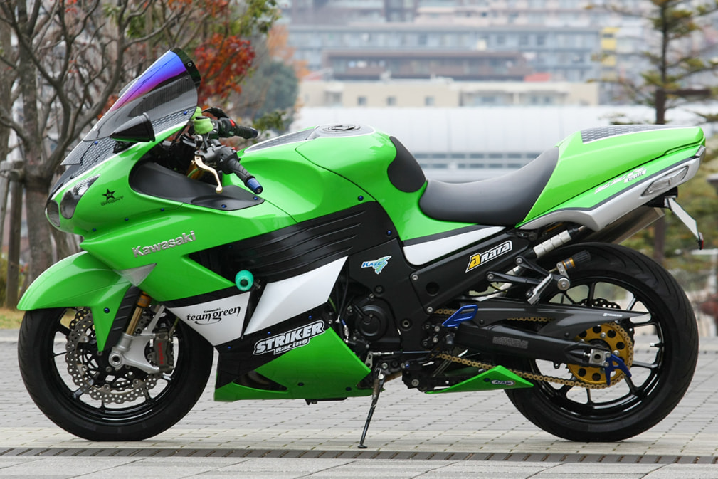 ZZR1400 by ストライカーワークス | カスタムマシン | カスタムピープル