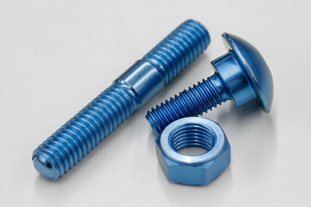 色を変えるだけではなく締結アップをねらう「陽極酸化処理」を知ろう | 基礎知識 | カスタムピープル