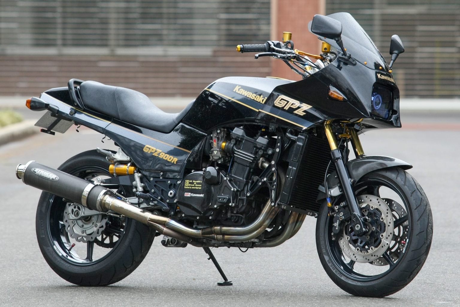 GPZ900R by サムライガレージ | カスタムマシン | カスタムピープル
