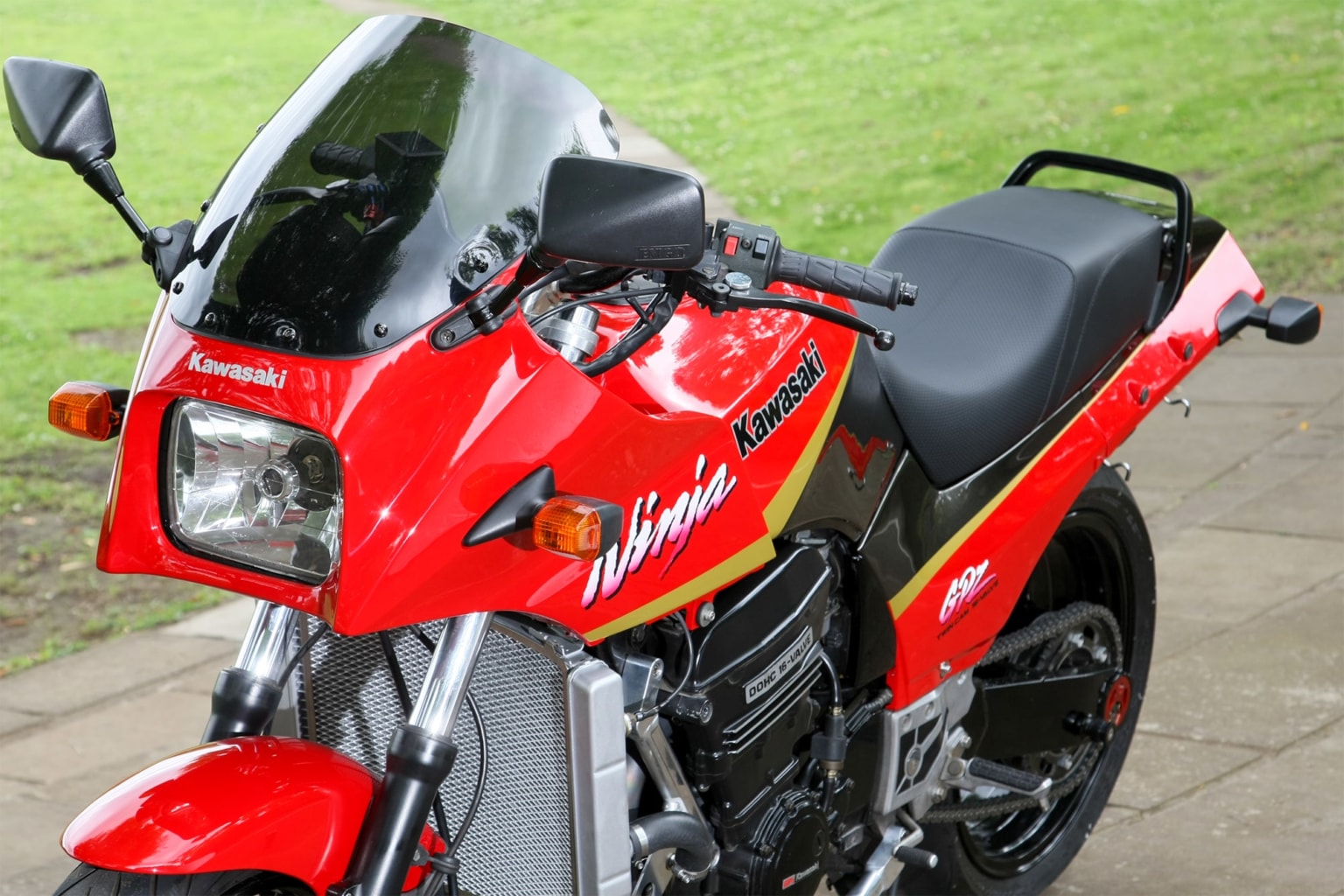 GPZ900R by バグース! モーターサイクル | カスタムマシン | カスタムピープル